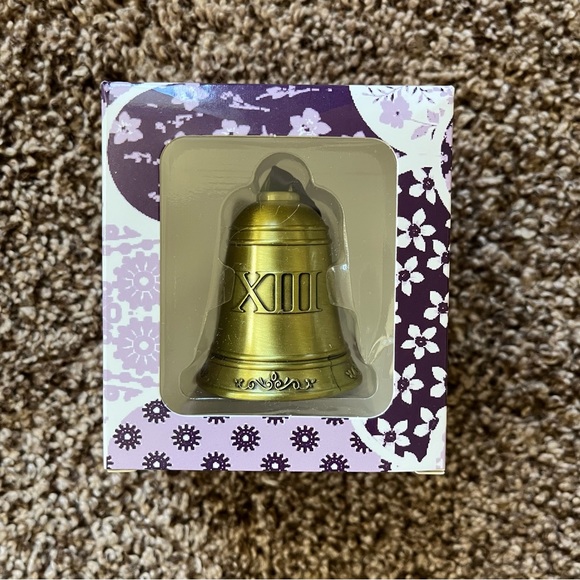 Taylor Swift | Accessories | New Taylor Swift Speak Now Bell Ornament ...
